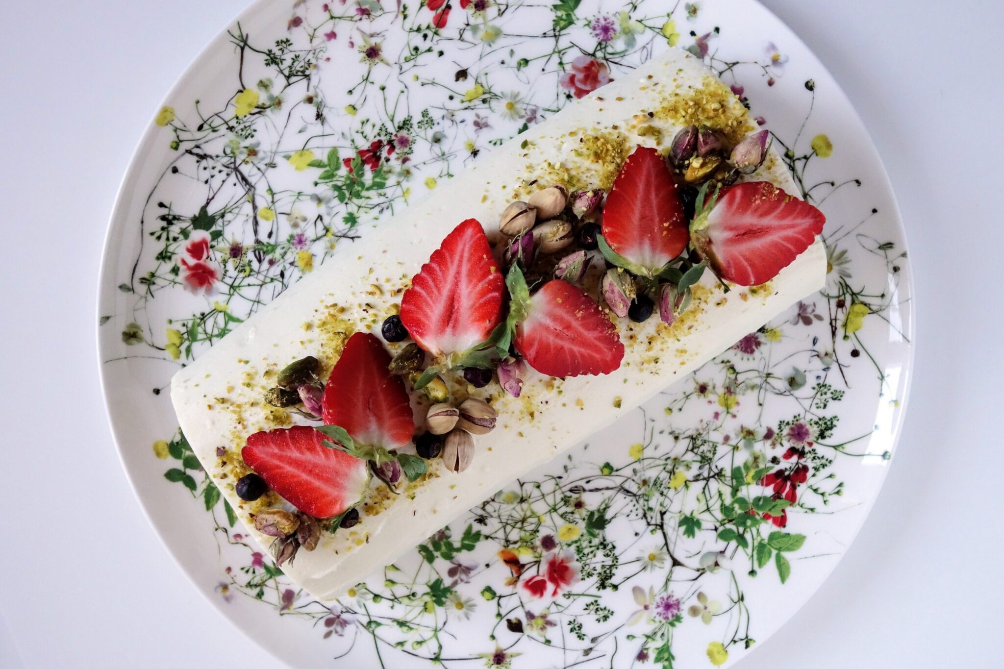 Jahodovo-pistáciová roláda | Bezlepkov - slečny Mlsné